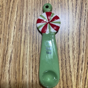 Christmas Holiday Measuring Spoons Set of Four 1 Tbsp 1 Tsp 1/2 Tsp 1/4 ...