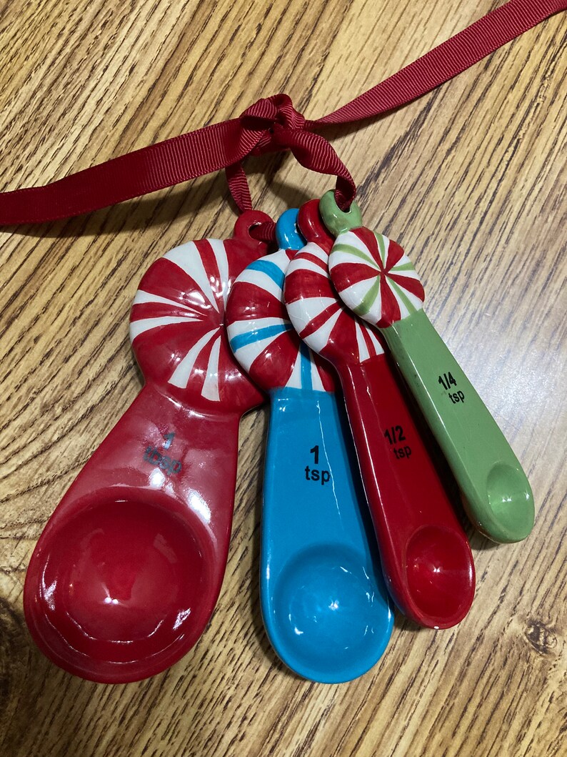 Christmas Holiday Measuring Spoons Set of Four 1 Tbsp 1 Tsp 1/2 Tsp 1/4 ...