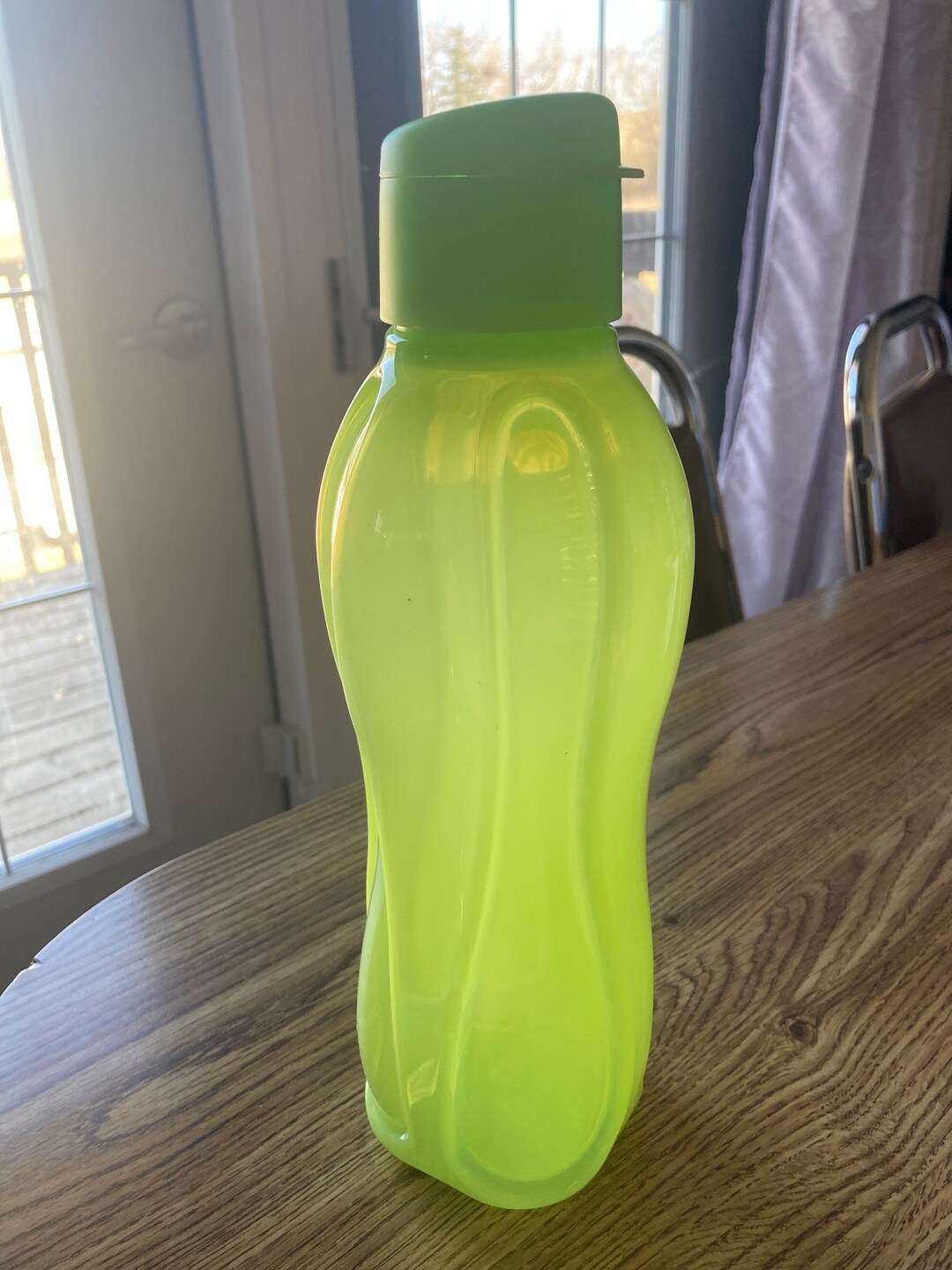 Tupperware Eco Reusable Water Bottle Comfortably Holds 36 Oz Green Flip ...