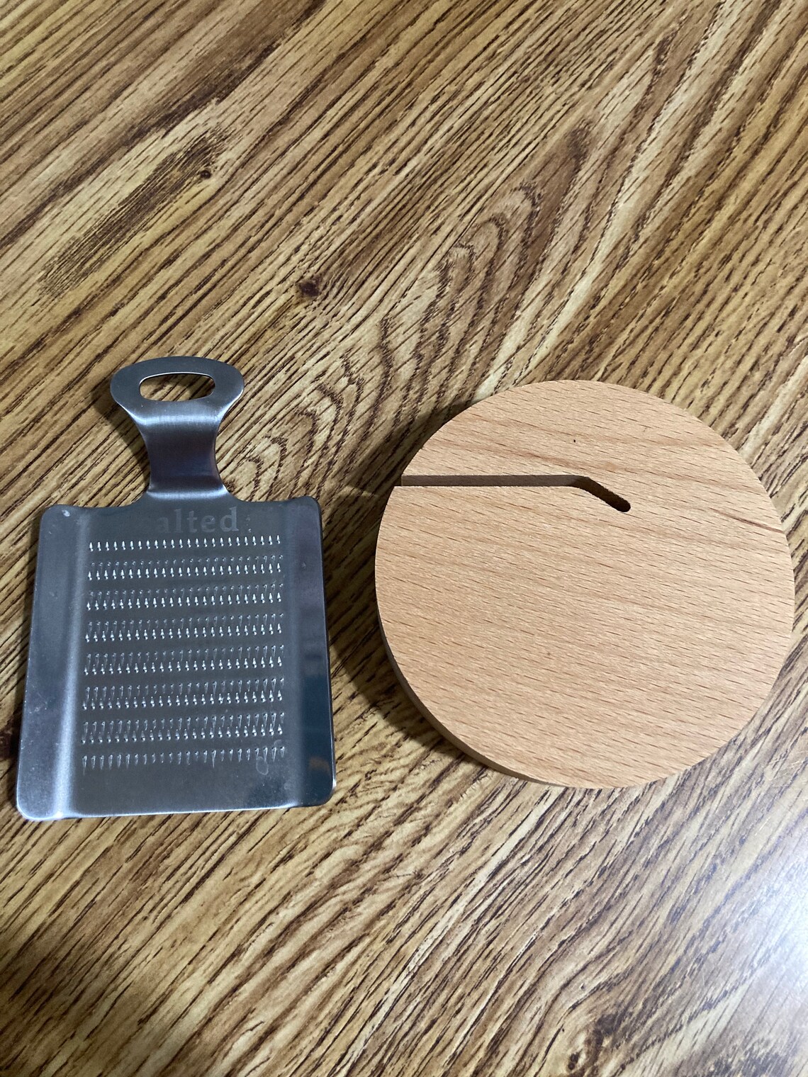 Handy Salt Grinder Fun Unique Kitchen Gadget Metal Grinder Wooden Block ...