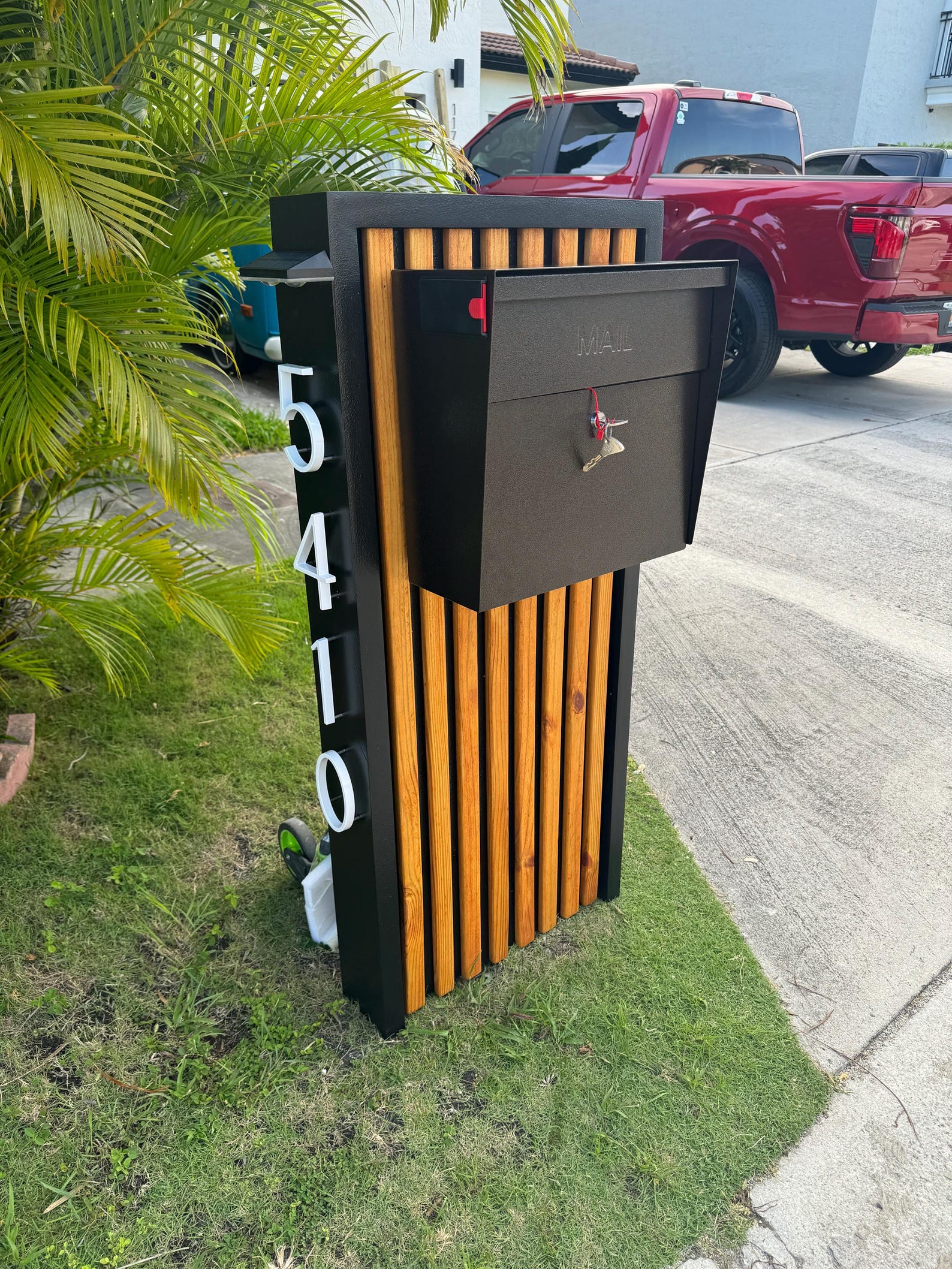 LINEAR LUXE Slatwall Mailbox Vintage Mailbox Custom House Numbers ...