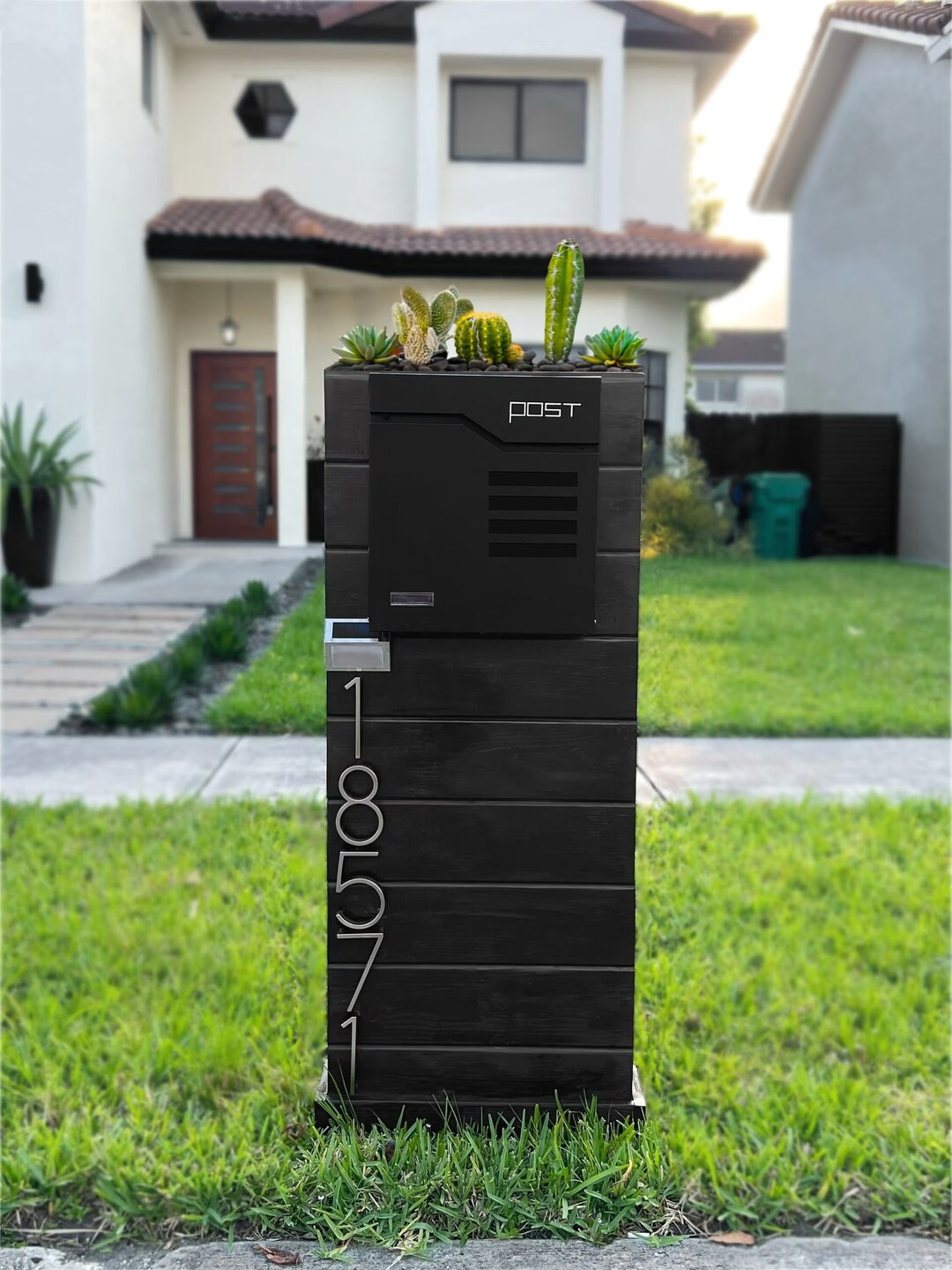 AGAVE LUXE Black Mailbox Modern Mailbox With Succulent & Mailboxes Post ...