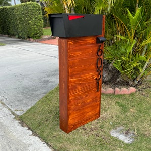 SOLARA SERENITY Mailbox – Modern Locking Mailbox With Cedar Post, Solar ...