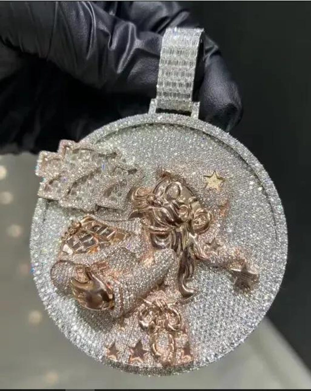 Iced Out Diamond Men's Cartoon Character Circle Pendant Pendant, Custom ...