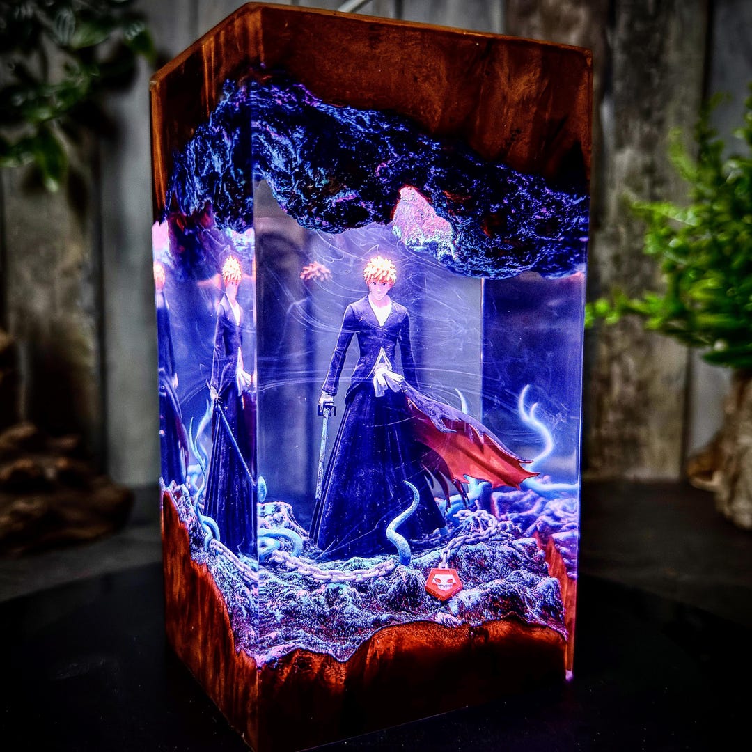 Handmade Resin Lamp Igo.chi Ble.ach, Diorama Table Lamp, Birthday Gift ...