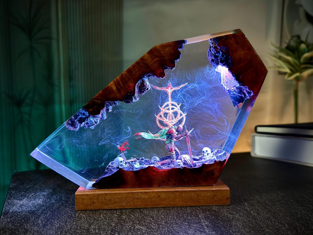 Handmade FAL.LEN Kn.ight Tar.nish.ed Resin Lamp, Knight 3D Epoxy Resin ...