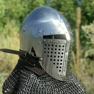 Medieval Knight Helmet Chainmail Helmet Battle-ready Helmet Bascinet ...