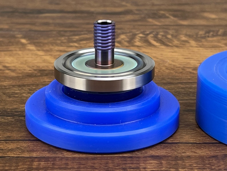 15-20 Minutes Tungsten Spinning Top, With Hand Polished Base Set, Best ...