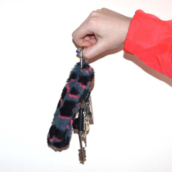 Fluffy Tail Keychain - Etsy