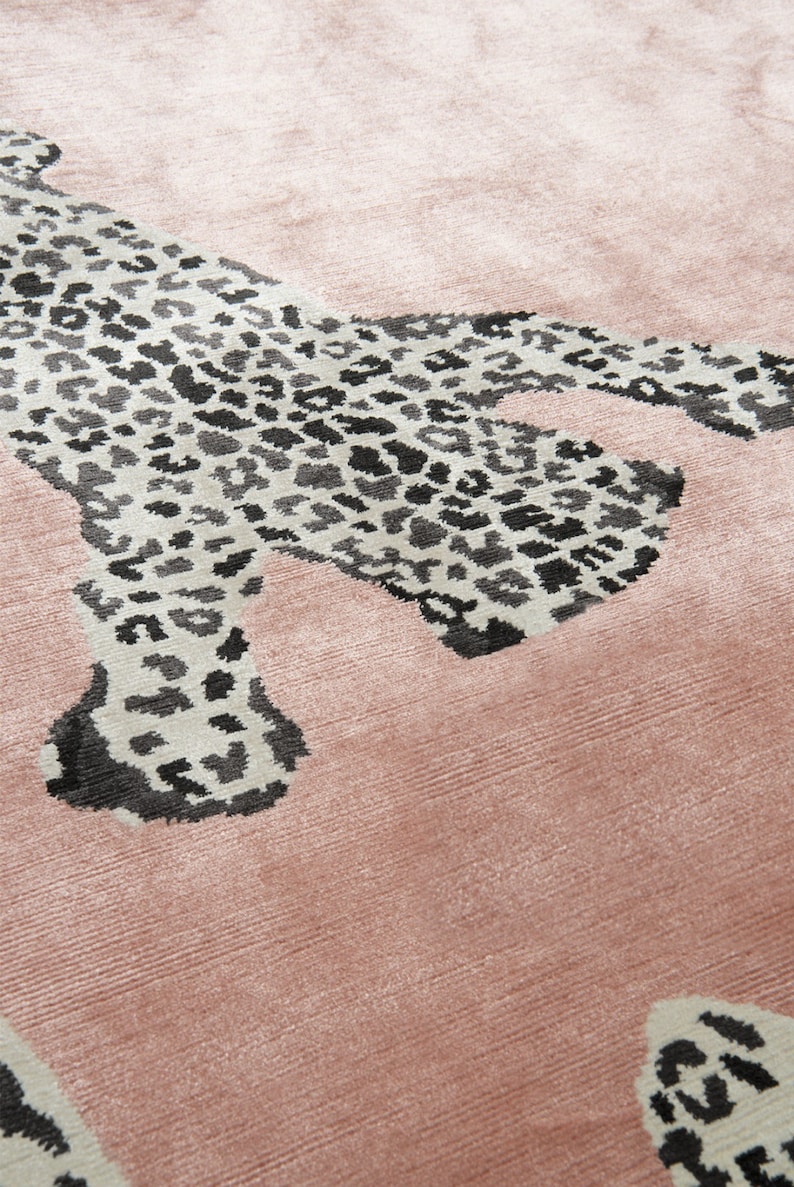 CLIMBING LEOPARD RUG | Tufted Rugs, Tiger Rug, Bedroom Aesthetic Rugs ...