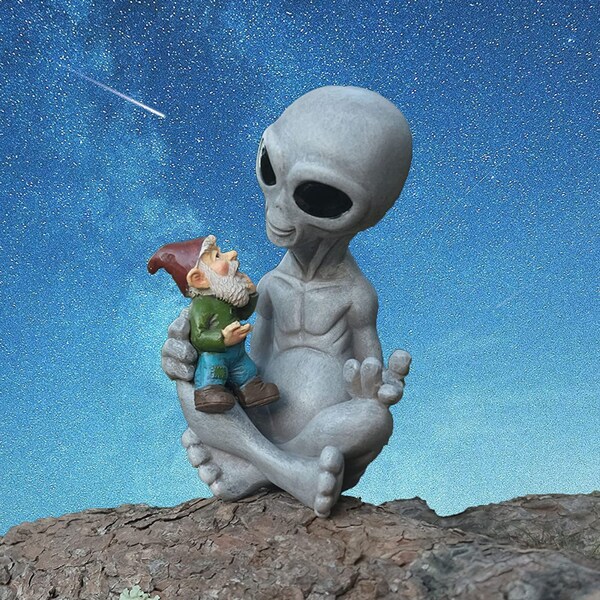 Alien Yard Garden - Etsy