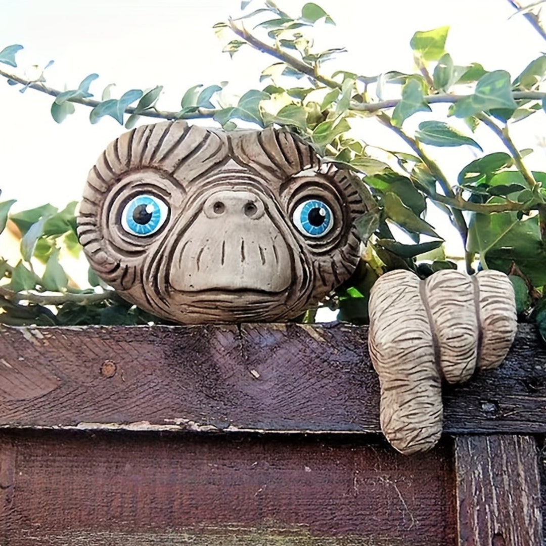 Big Eye Alien Resin Statue Tree Hugger Ornament Resin Crafts - Etsy