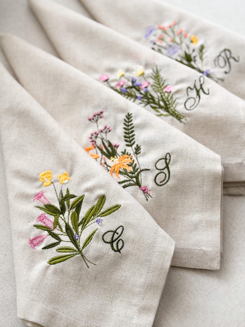 Personalized Embroidered Linen Napkin, Custom Floral Monogram Table ...