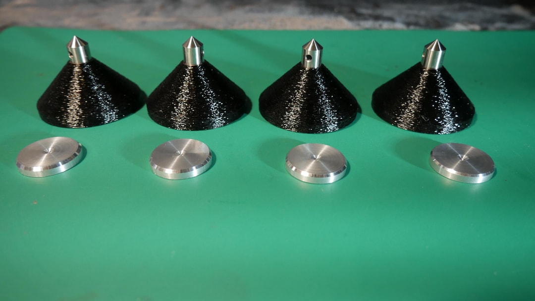 Hi-fi Turntable Isolation Spikes With Base Pads (set of 4) - Etsy