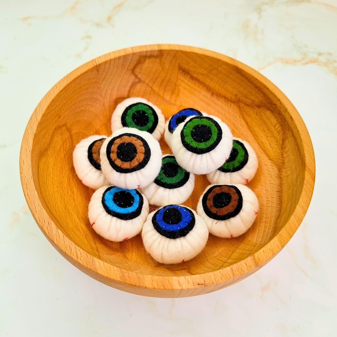 Felt Halloween Eyeball Sewing Pattern: Spooky Garland Ornament (PDF ...