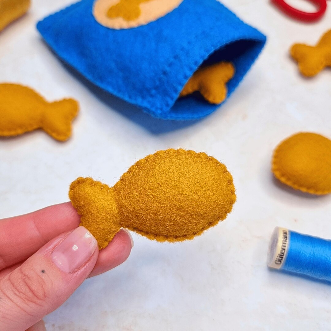Felt Golden Fish Cracker and Packet Sewing Pattern: Easy DIY Pretend ...
