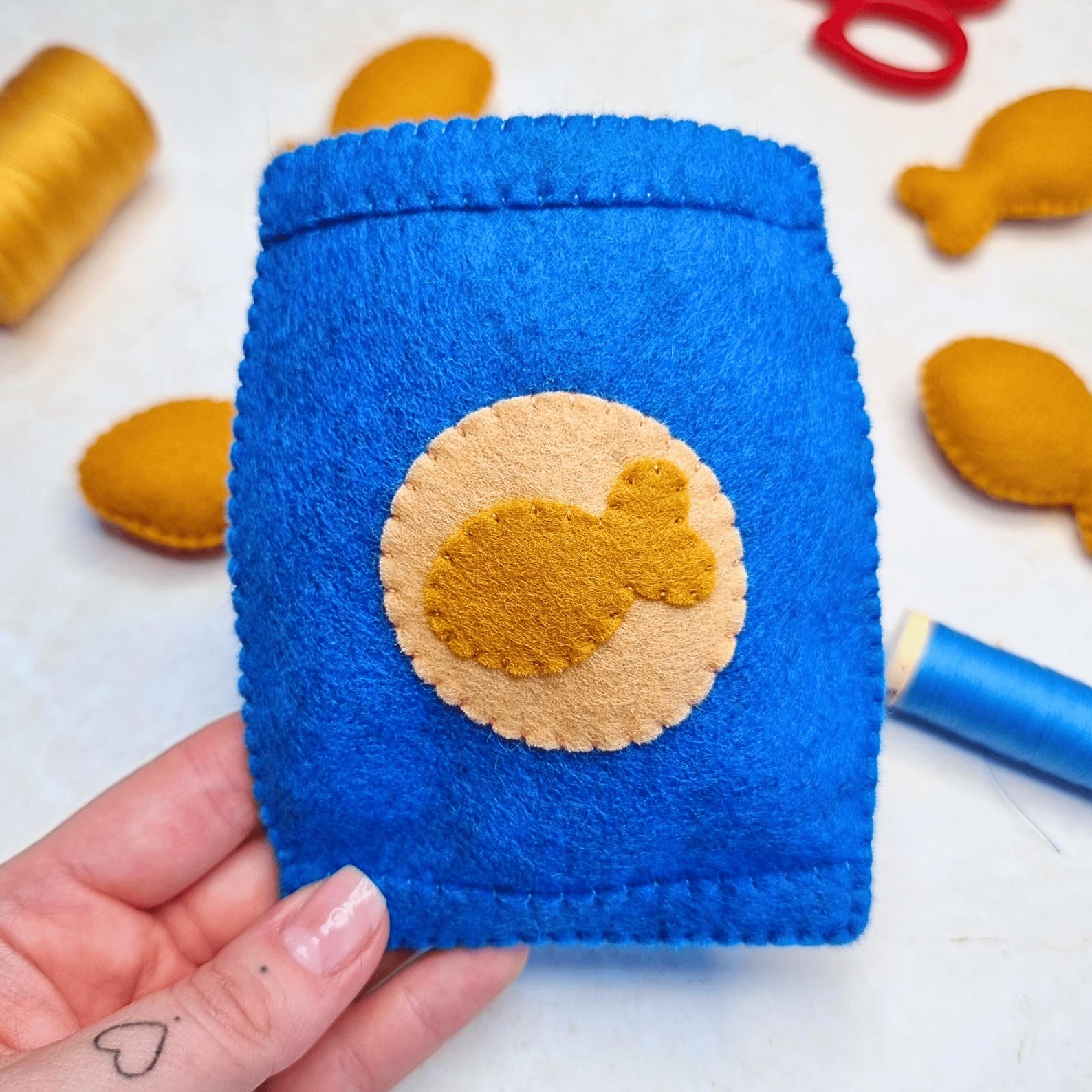 Felt Golden Fish Cracker and Packet Sewing Pattern: Easy DIY Pretend ...
