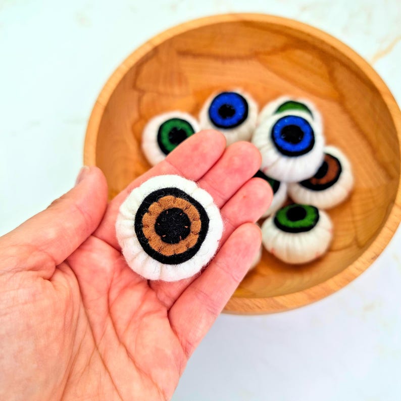 Felt Halloween Eyeball Sewing Pattern: Spooky Garland Ornament (PDF ...
