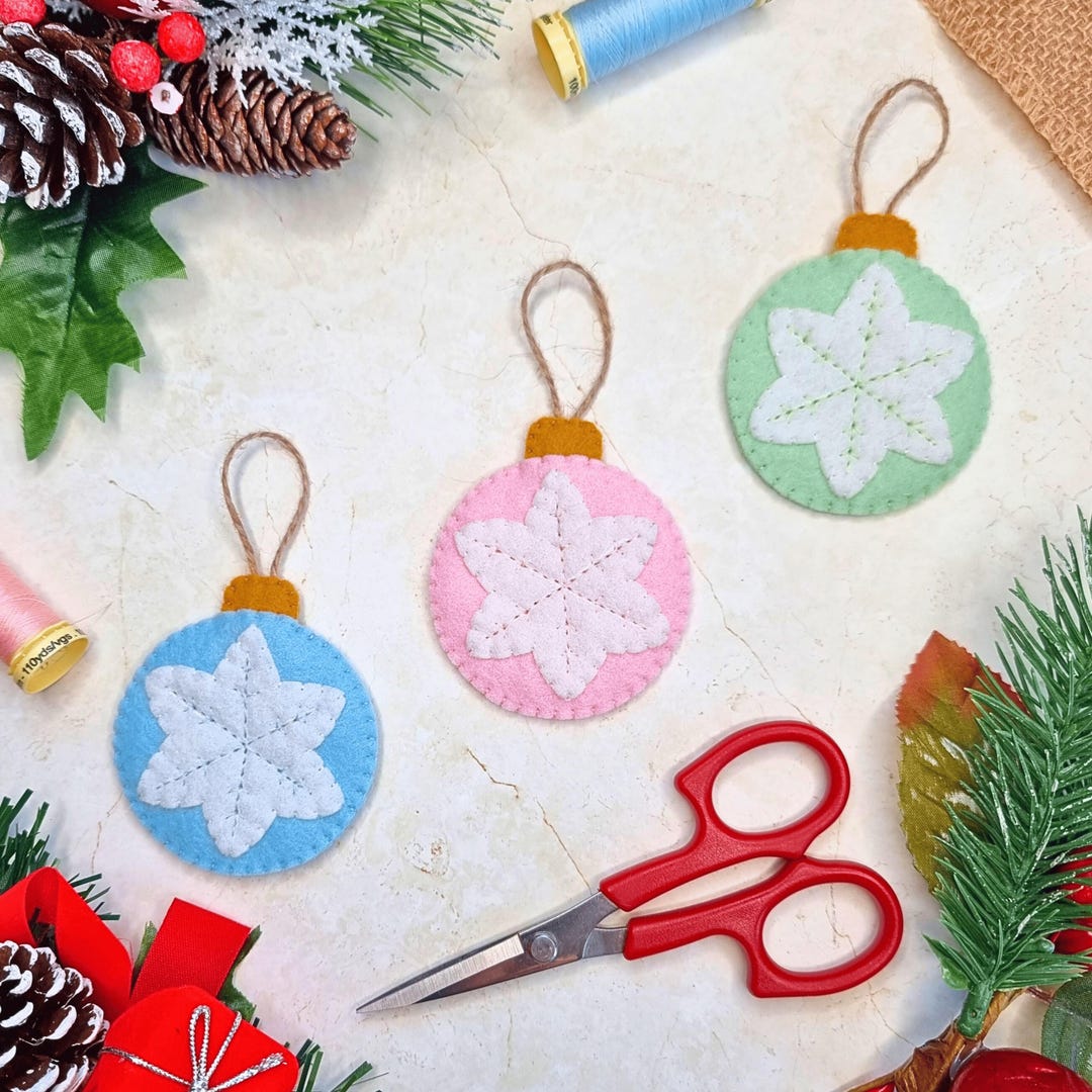 Felt Christmas Bauble Sewing Pattern: DIY Hanging Ornaments and ...