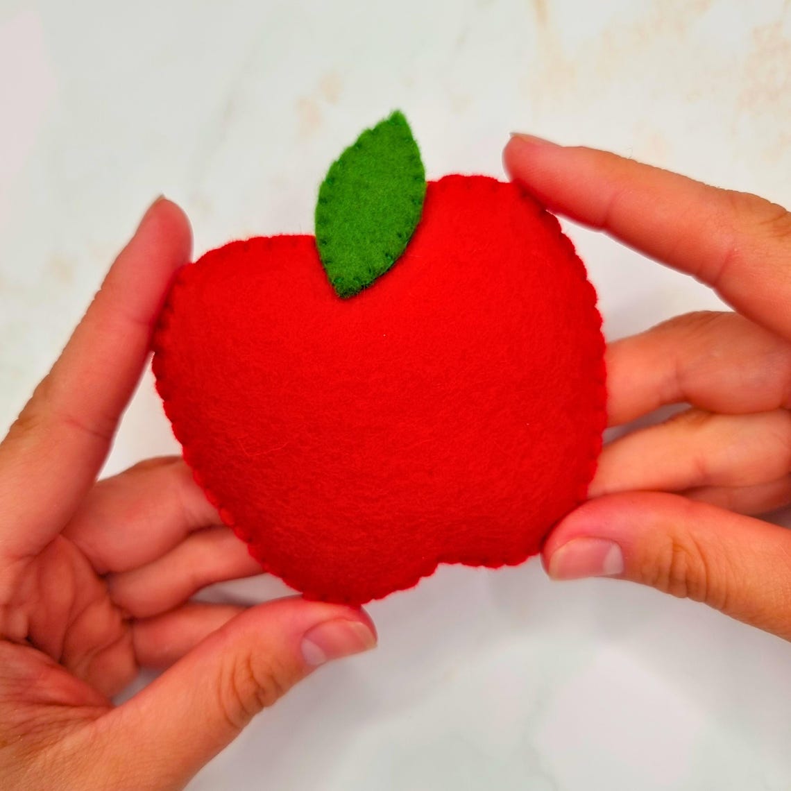 Felt Apple Sewing Pattern – Teacher Gift, Magnet, Ornament (PDF) - Etsy