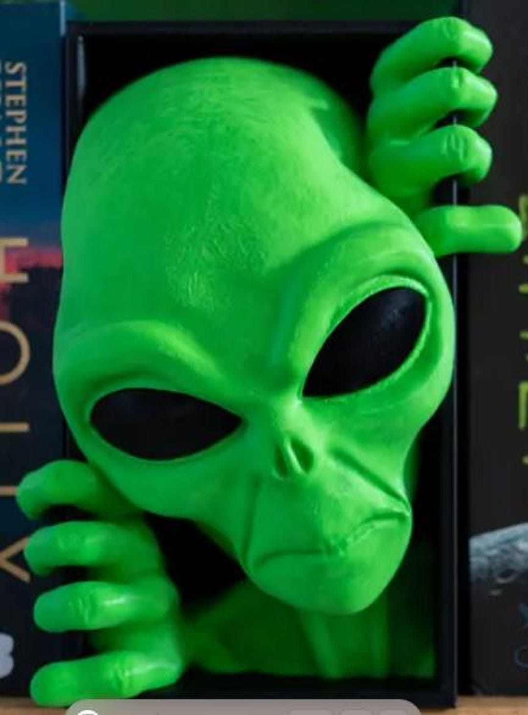 Alien Book Nook | Reading is Out of This World! | Book End | Veteran ...