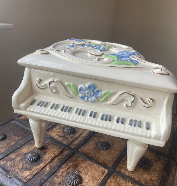 Vintage White Ceramic Grand Piano Velvet Lined Jewelr… - Gem