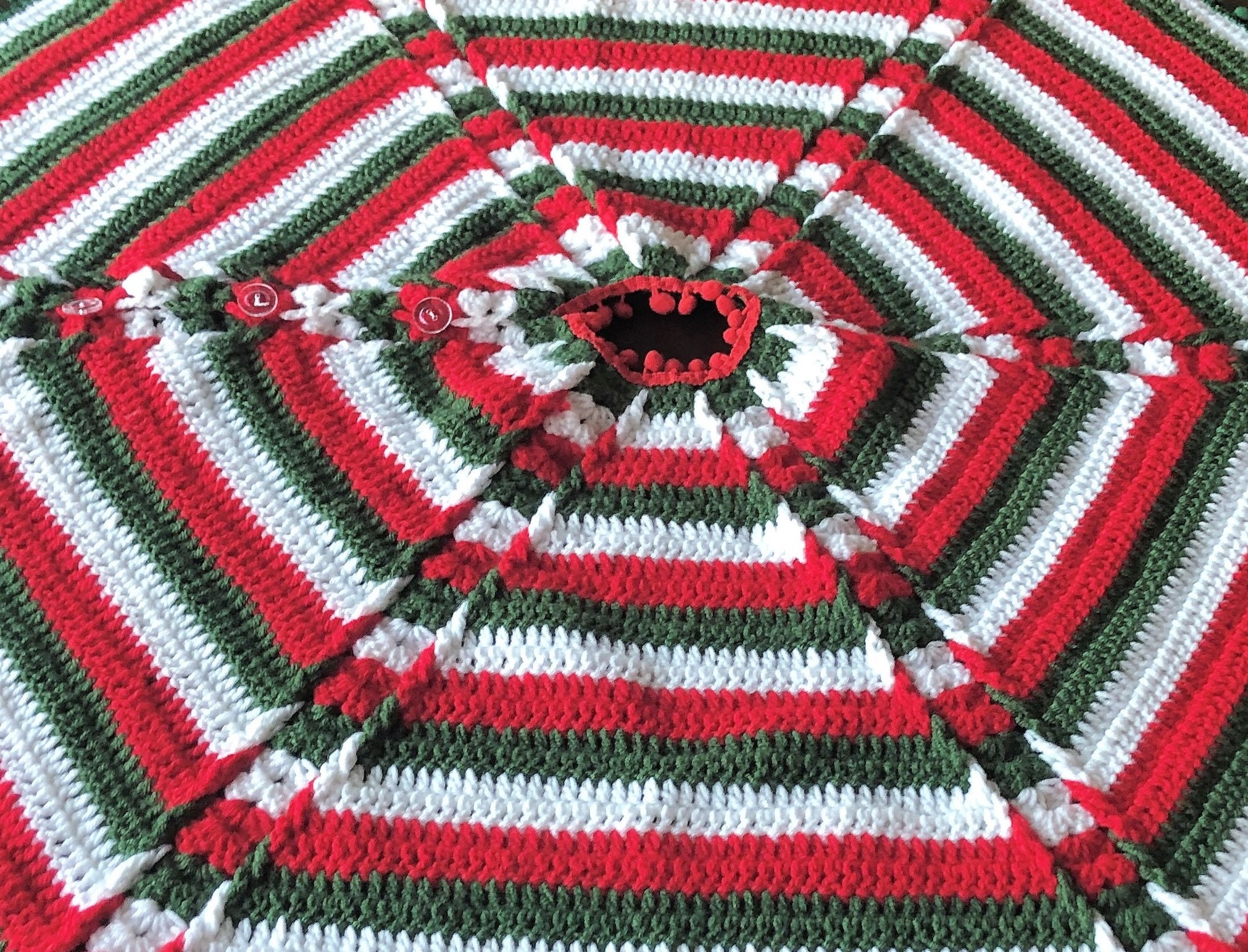 Crochet Christmas Tree Skirt, Granny Ripple Pattern, Vintage Crochet ...