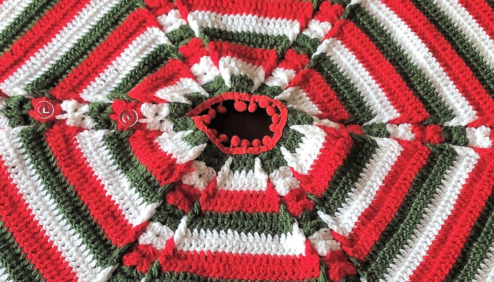 Crochet Christmas Tree Skirt, Granny Ripple Pattern, Vintage Crochet ...