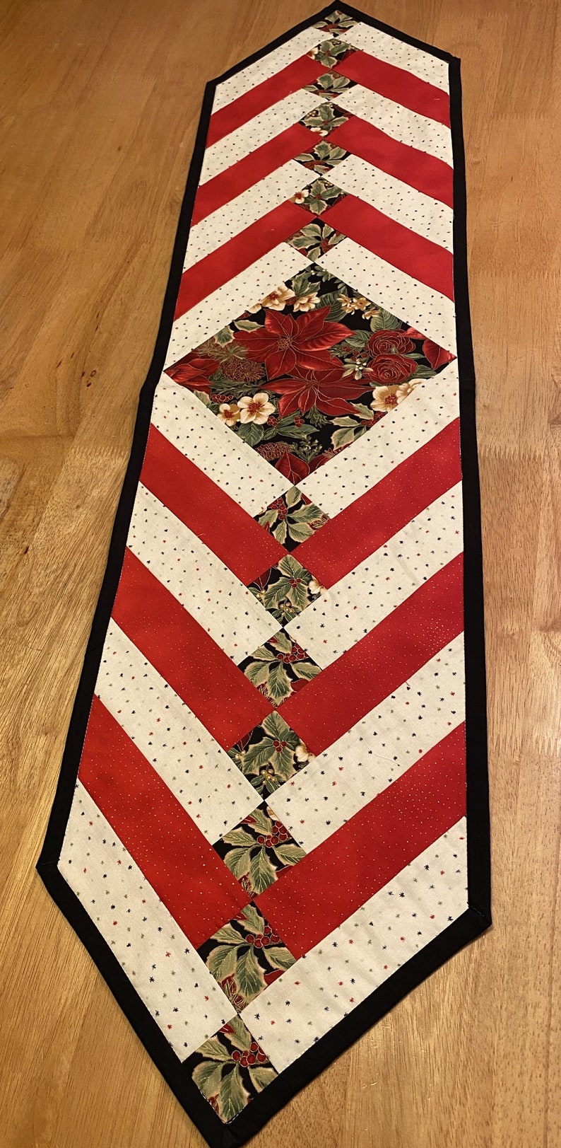 Table Runner, Christmas, Holiday, Poinsettia, French Braid, Red, Black ...