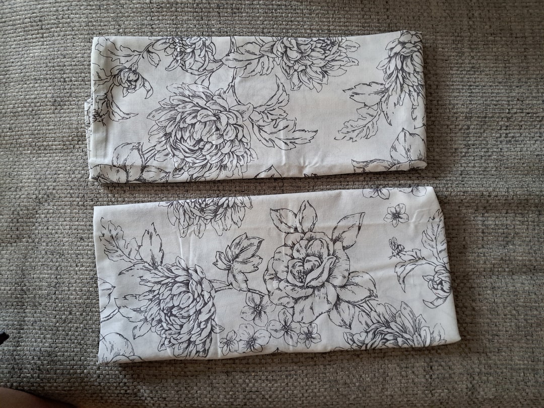 2 Vintage White and Black Country Style Pillowcases - Etsy