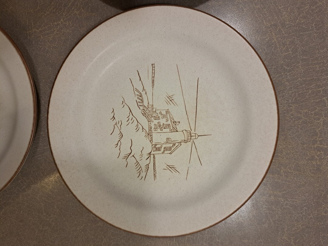 4 Vintage Manor Collection Plates - Etsy Canada