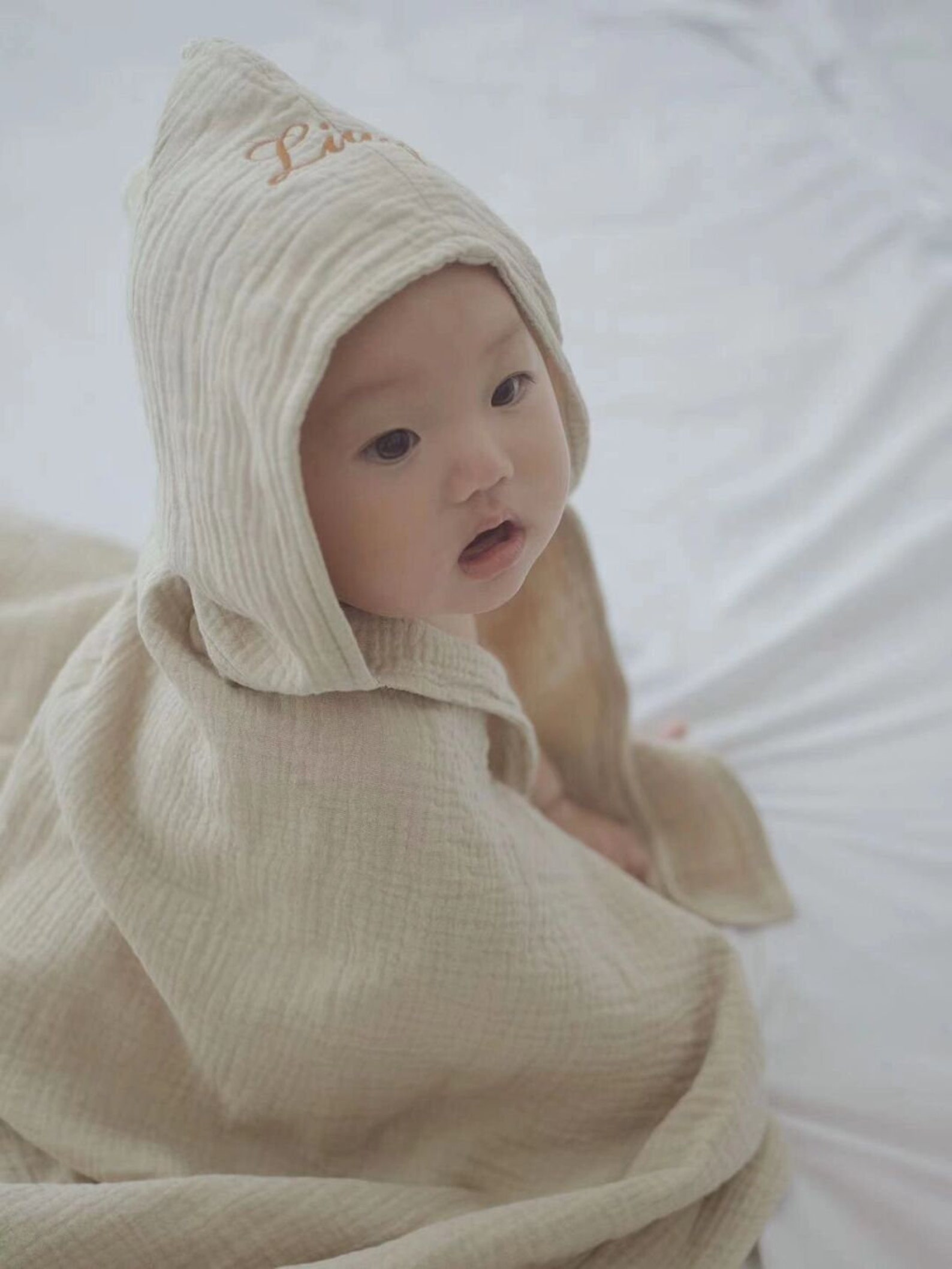 Teen Magician Hooded Towel/magician Gift/personalized Gift/white Robe ...