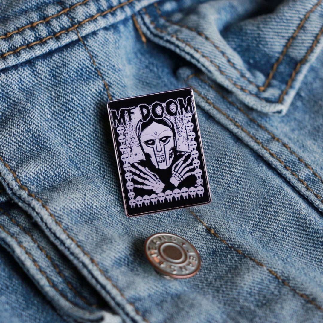 Broche en émail Mf Doom, badge Hip Hop, cadeau - Etsy France