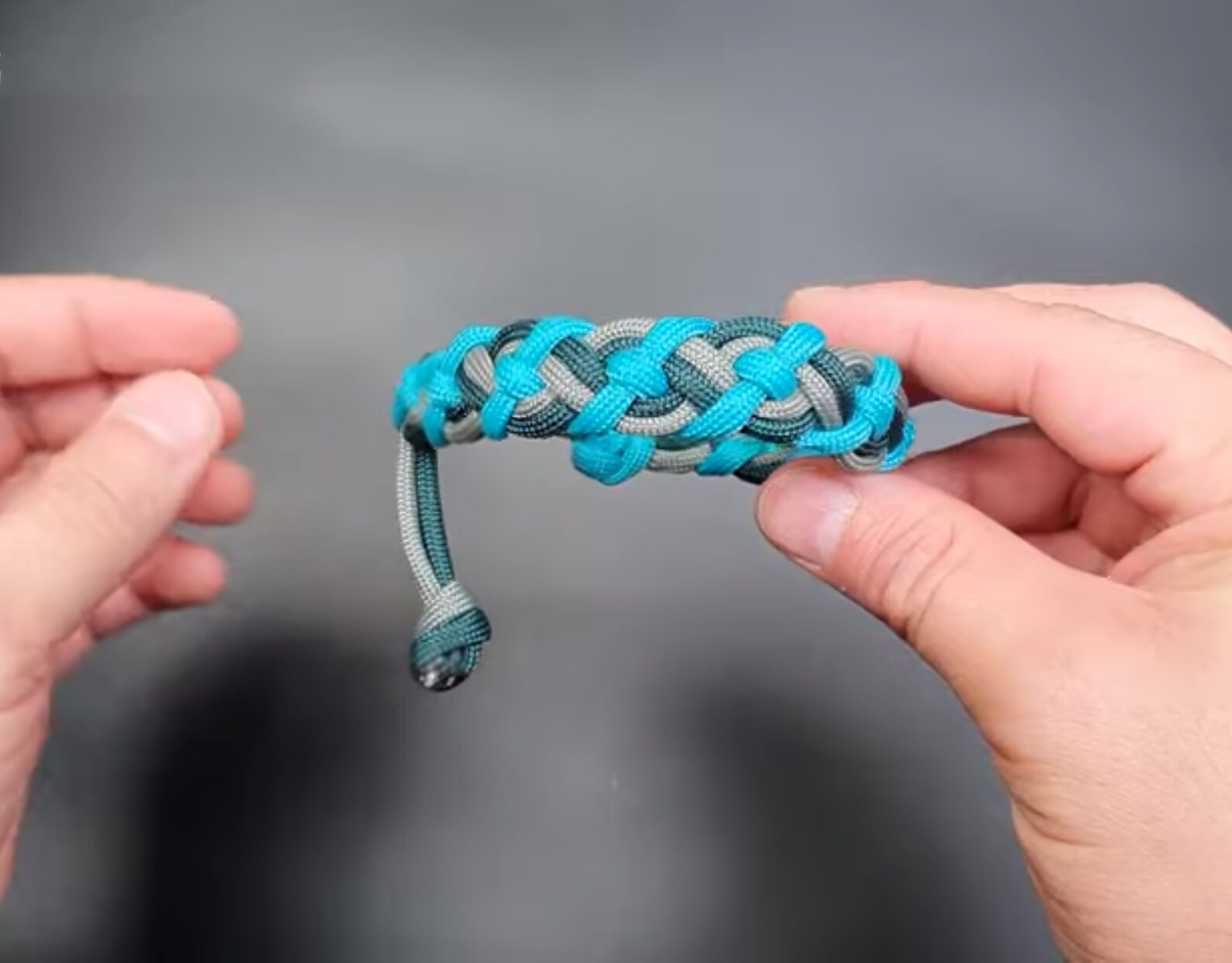 Classic Celtic Knot Paracord Bracelet - Etsy