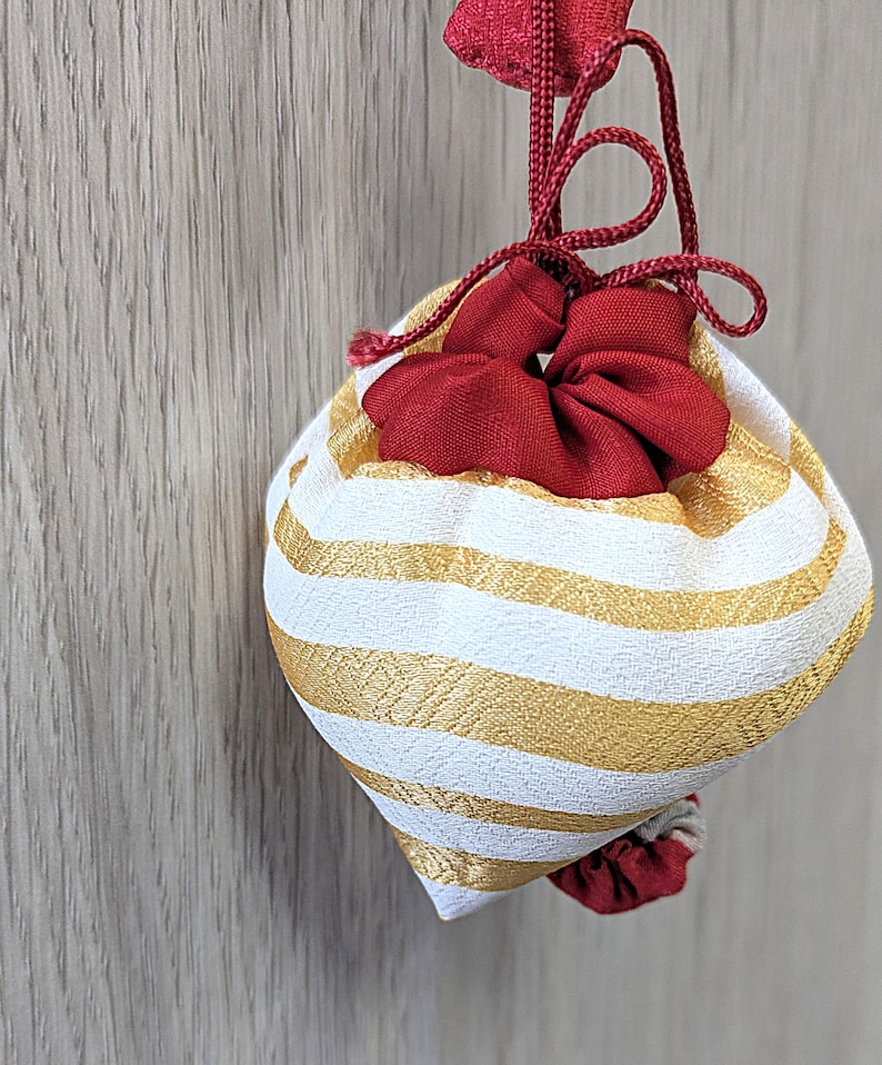 Vintage Fabric Tsurushi Bina | Upcycled Furoshiki Wall Decor | Showa ...