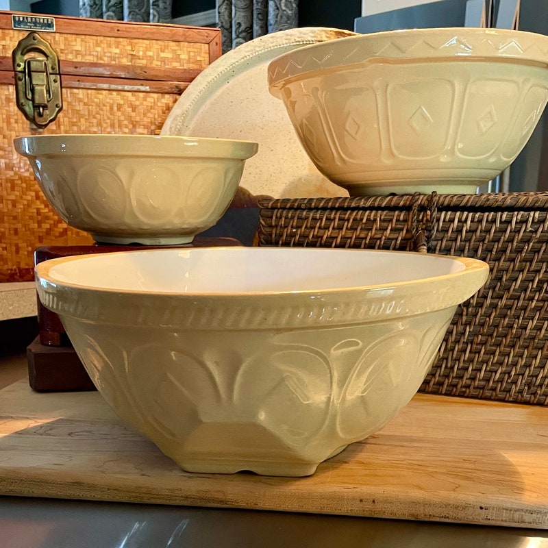 Vintage Mixing Bowls - Etsy