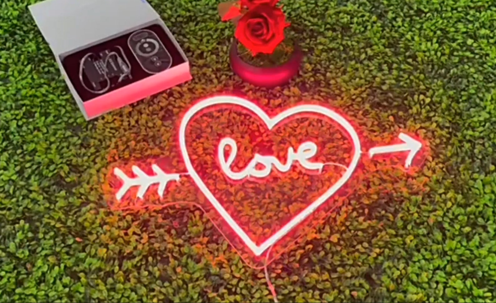 Personalized Love Heart Neon Wedding Sign, Anniversary Couple Neon Sign ...