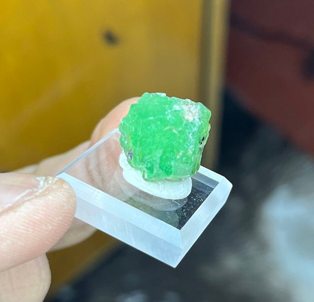 Tsavorite Garnet Raw Crystal Specimine Grossular Kenya - Etsy