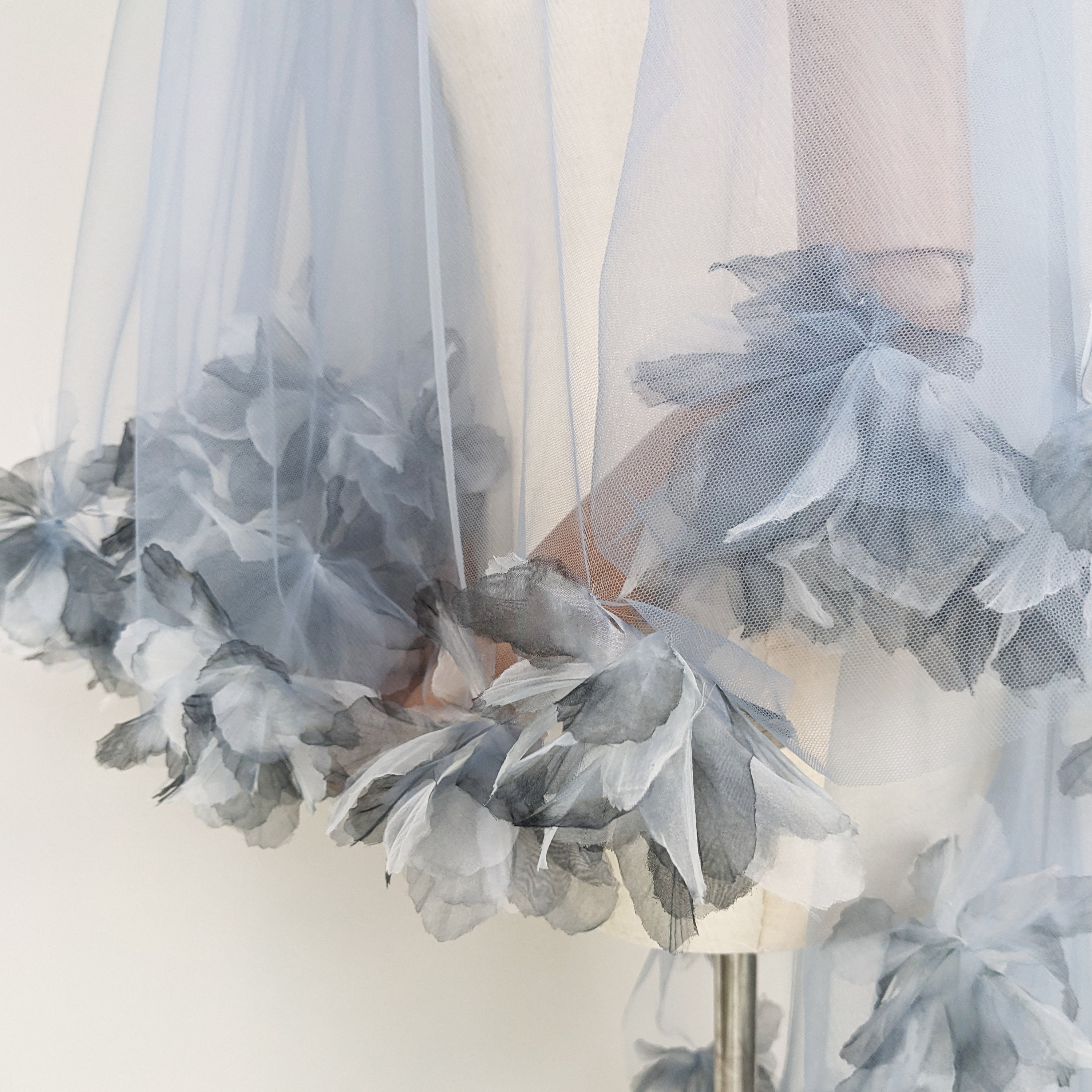 Blue Fluff Flower Veil, Dusty Blue Tulle With Gray Blue Organza Flowers ...