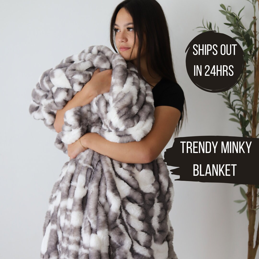 Plush White Grey Minky Blanket, Thick Soft Grey White Minky Blanket ...