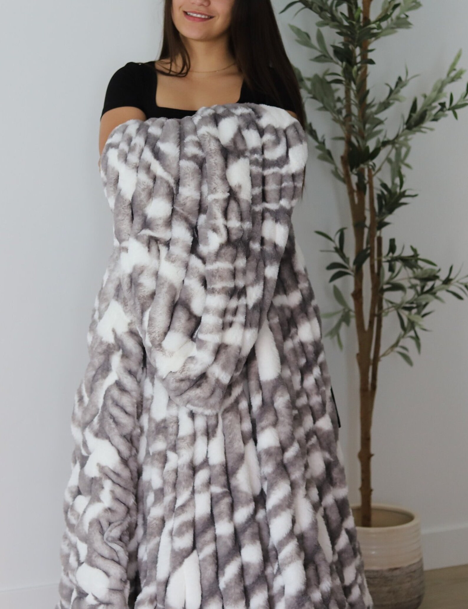 Plush White Grey Minky Blanket, Thick Soft Grey White Minky Blanket ...