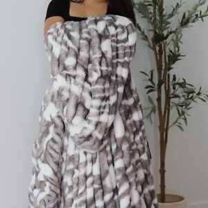 Plush White Grey Minky Blanket, Thick Soft Grey White Minky Blanket ...