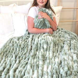 Plush Green Minky Blanket, Thick Soft Green Minky Blanket, Green ...
