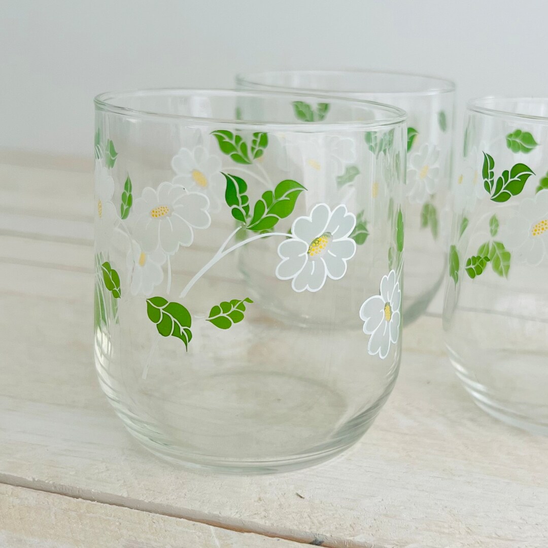 Vintage Daisy Glasses / Dainty Floral Lumicarc Glass Set of 3 / Retro ...