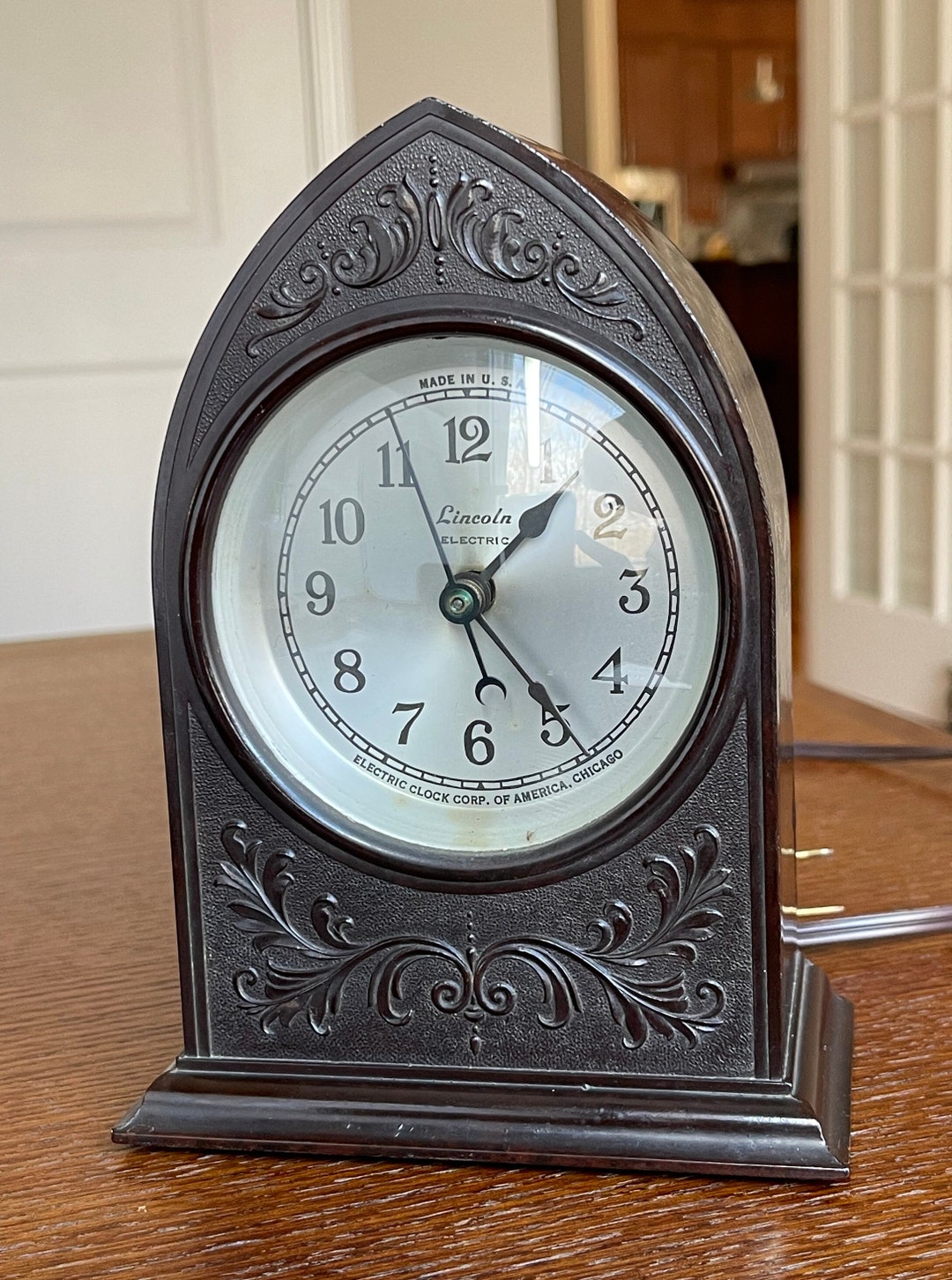 Vintage Lincoln Electric Bakelite Catedral Clock/mantle Clock - Etsy