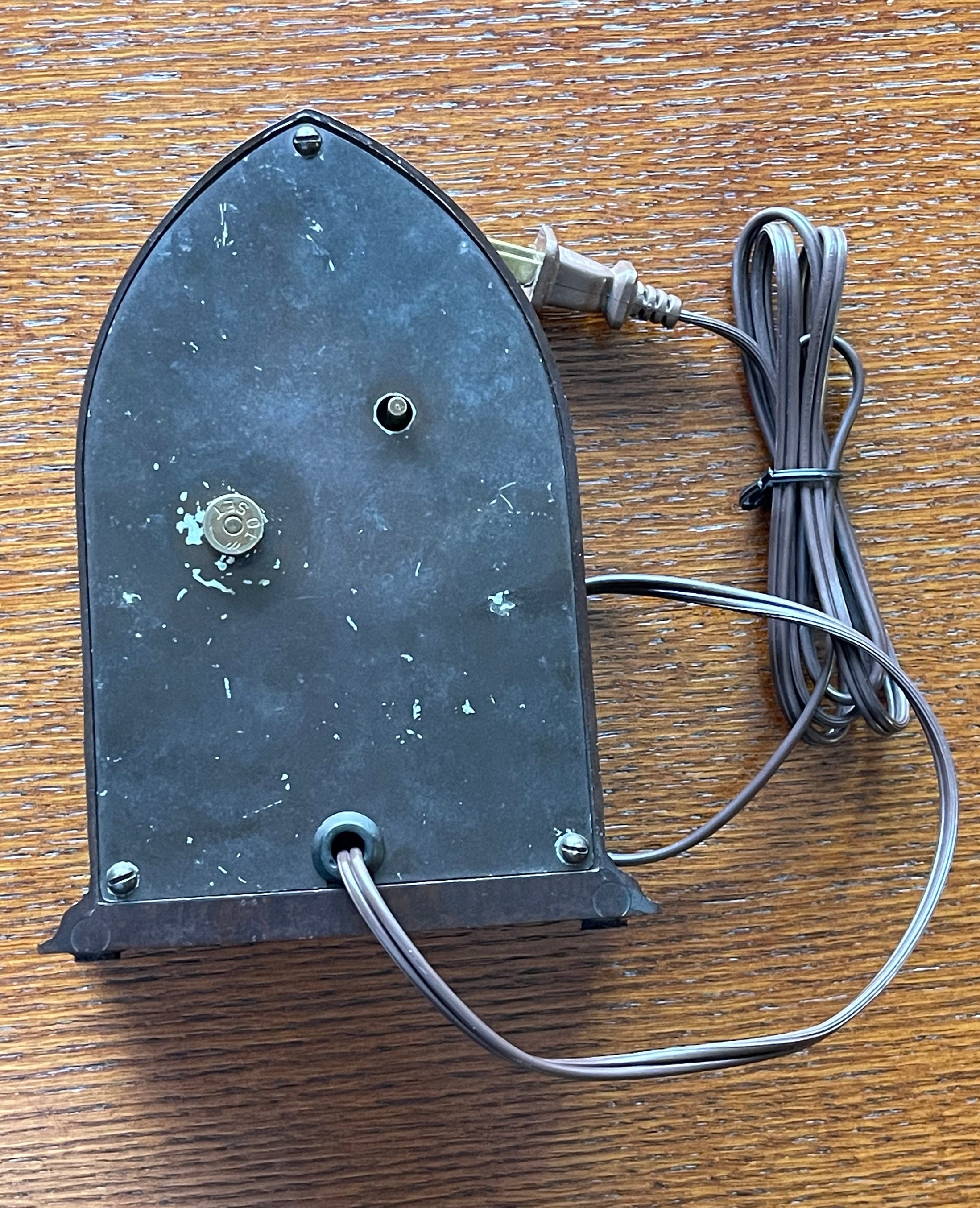 Vintage Lincoln Electric Bakelite Catedral Clock/mantle Clock - Etsy