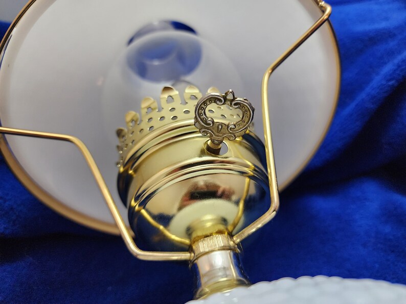 Vintage Hobnail White Milk Glass Lamp Makes A Great Accent Lamp Mcm Farmhouse Decor Or Night