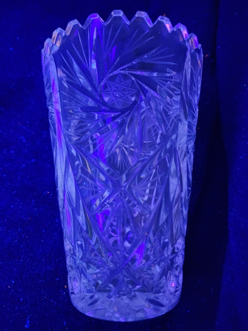 Crystal Sawtooth Pinwheel Vase. European Lead Crystal. Gem Like Vase ...