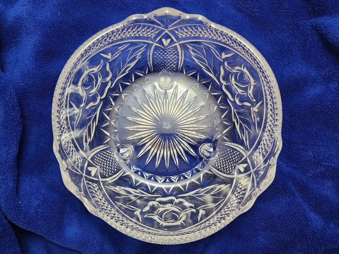 Large Crystal Rose Bowl With Gorgeous Intricate Design Featuring ...