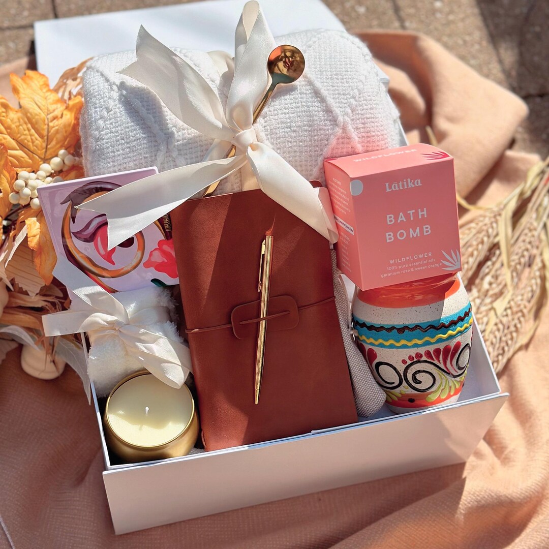 Classy Gift Basket for Women , Cozy Gift Box With Blanket, Gift for ...